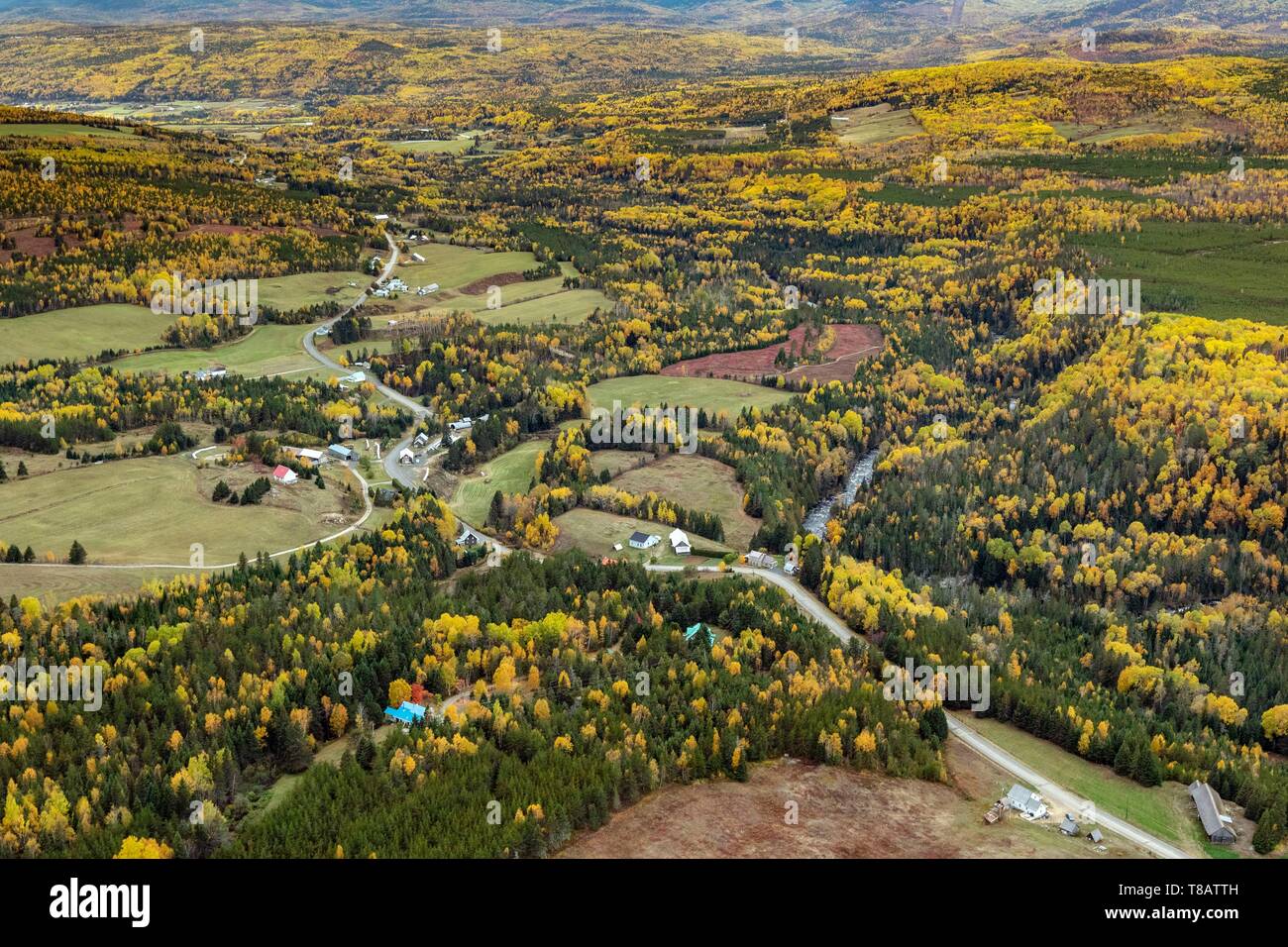 Rural view house america hi-res stock photography and images - Alamy