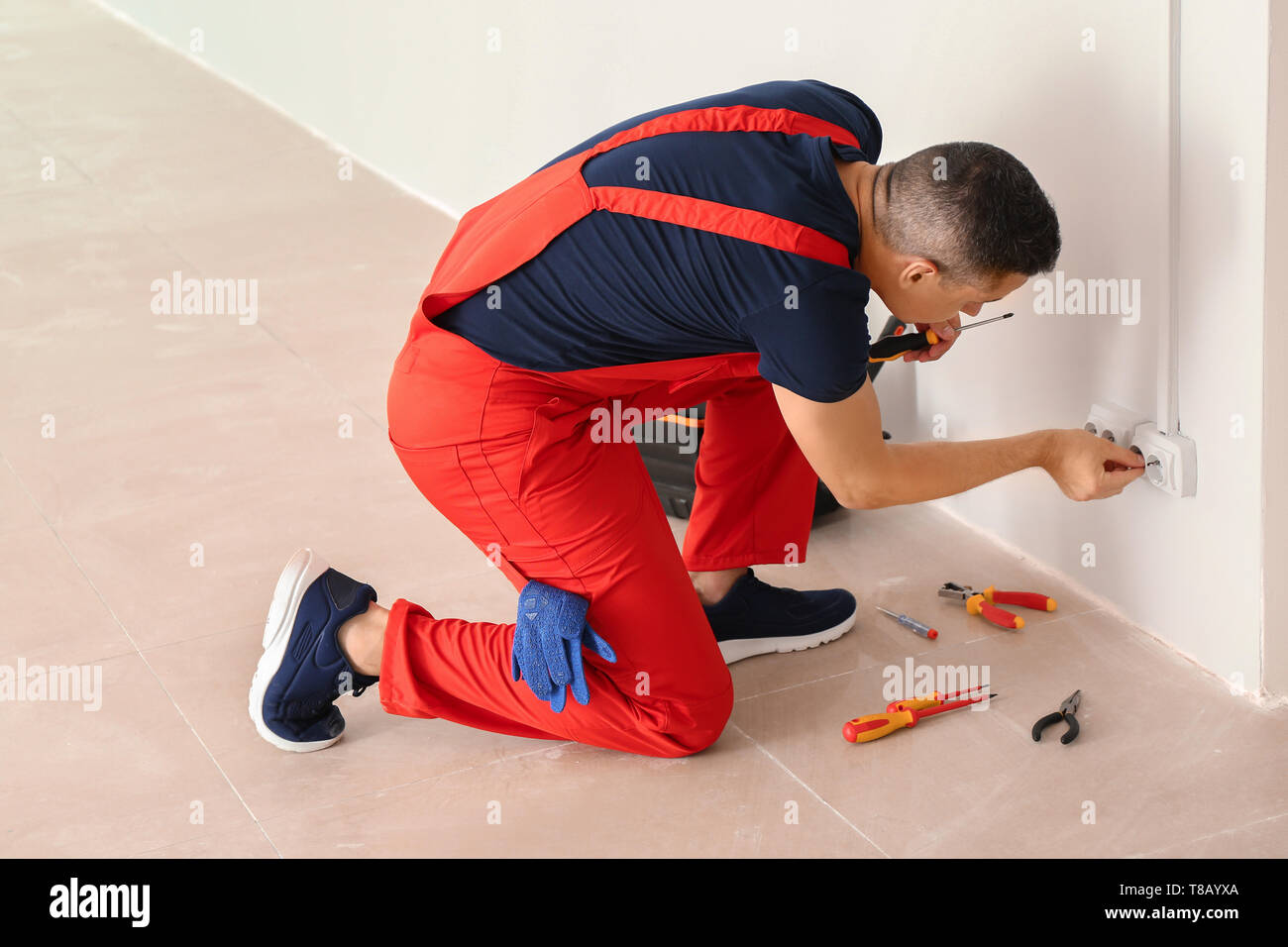 Wall sockets hi-res stock photography and images - Alamy