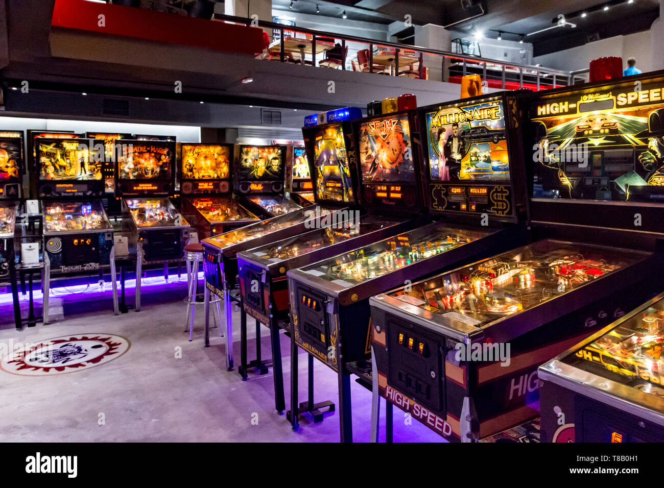 Retro pin ball machine hi-res stock photography and images - Alamy