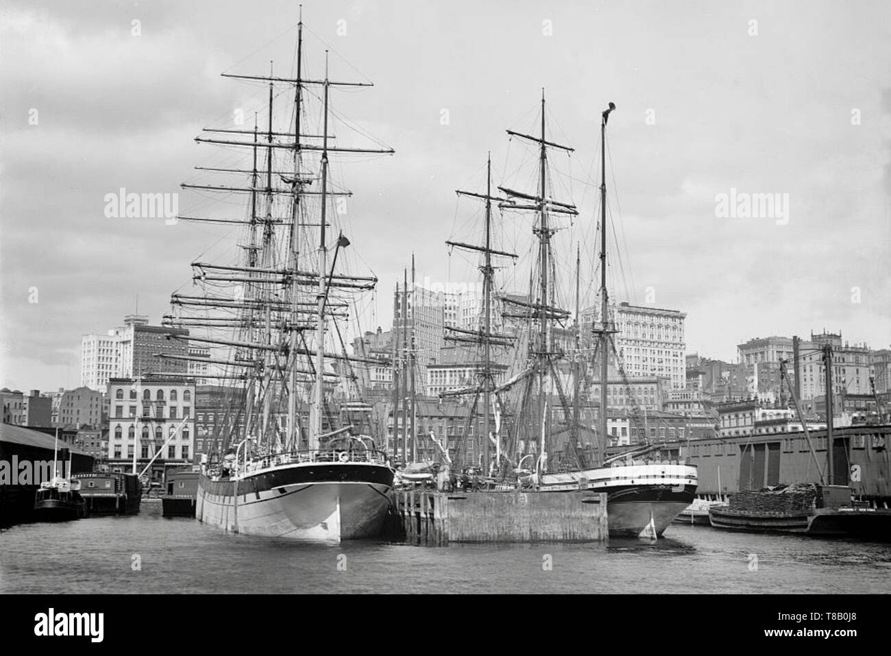 Stripes docks hi-res stock photography and images - Alamy
