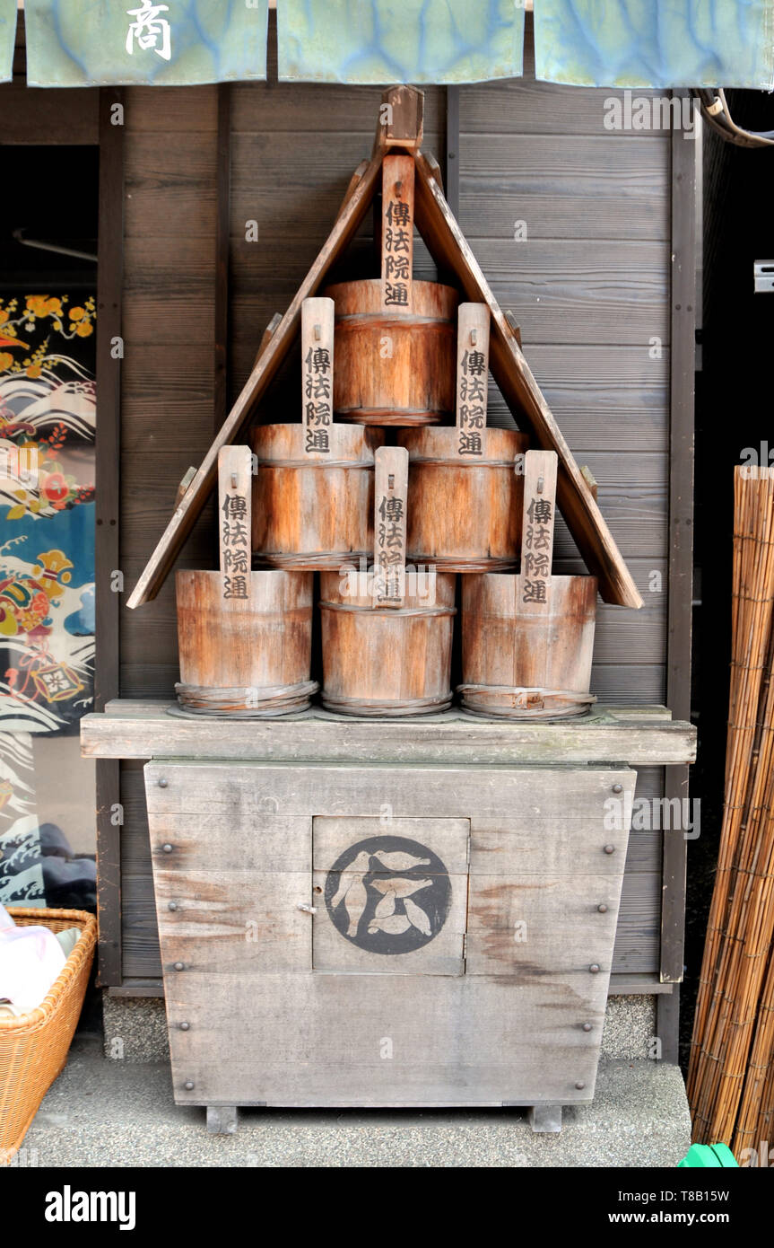 Putting out fire with buckets of water hi-res stock photography and ...