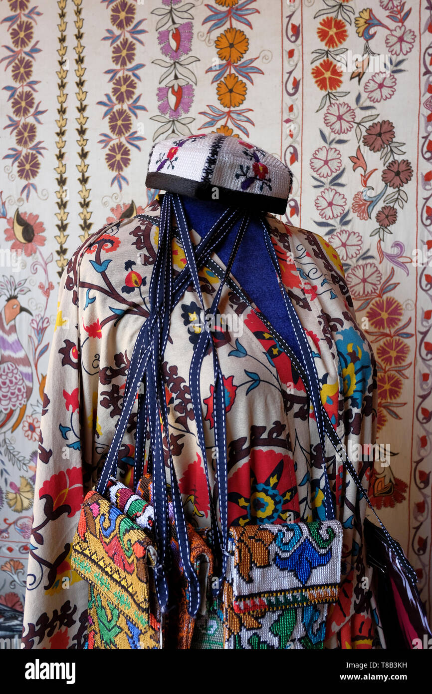 Uzbek souvenirs textile uzbekistan hi-res stock photography and images ...