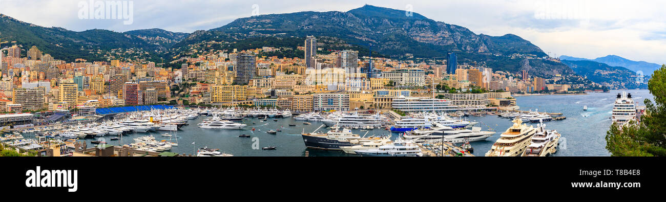 Monte Carlo city panorama with luxury yachts and apartments in harbor ...