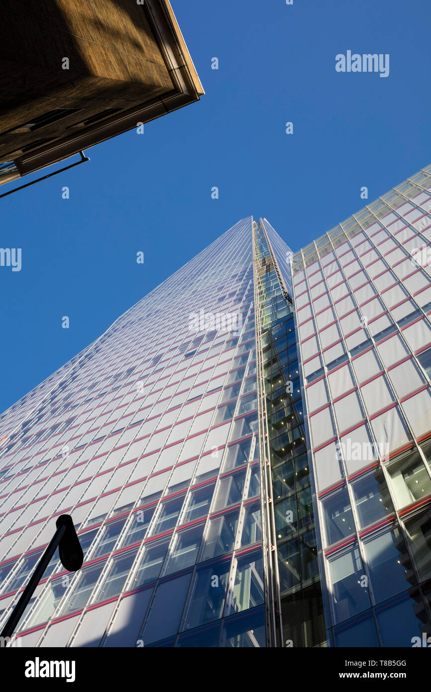 The modern facade of an office house london hi-res stock photography ...