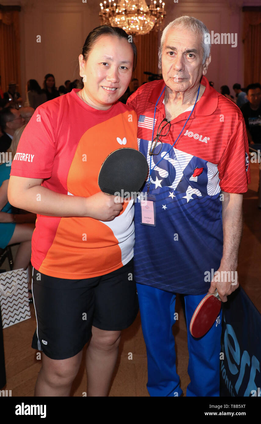 1971 american ping pong team hi-res stock photography and images - Alamy
