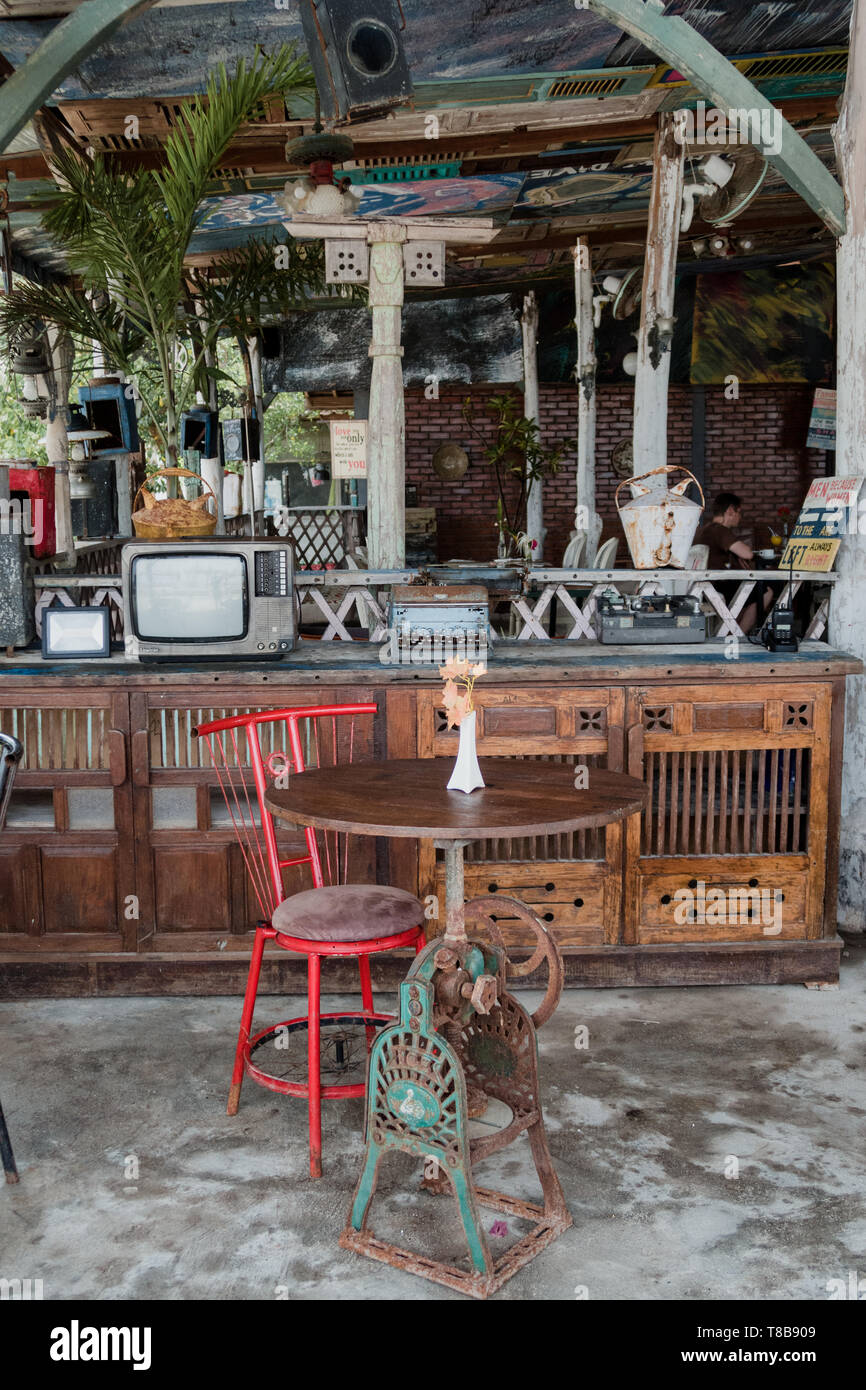 Vintage Decor and a single table at Window Bar, Gili Trawangan ...
