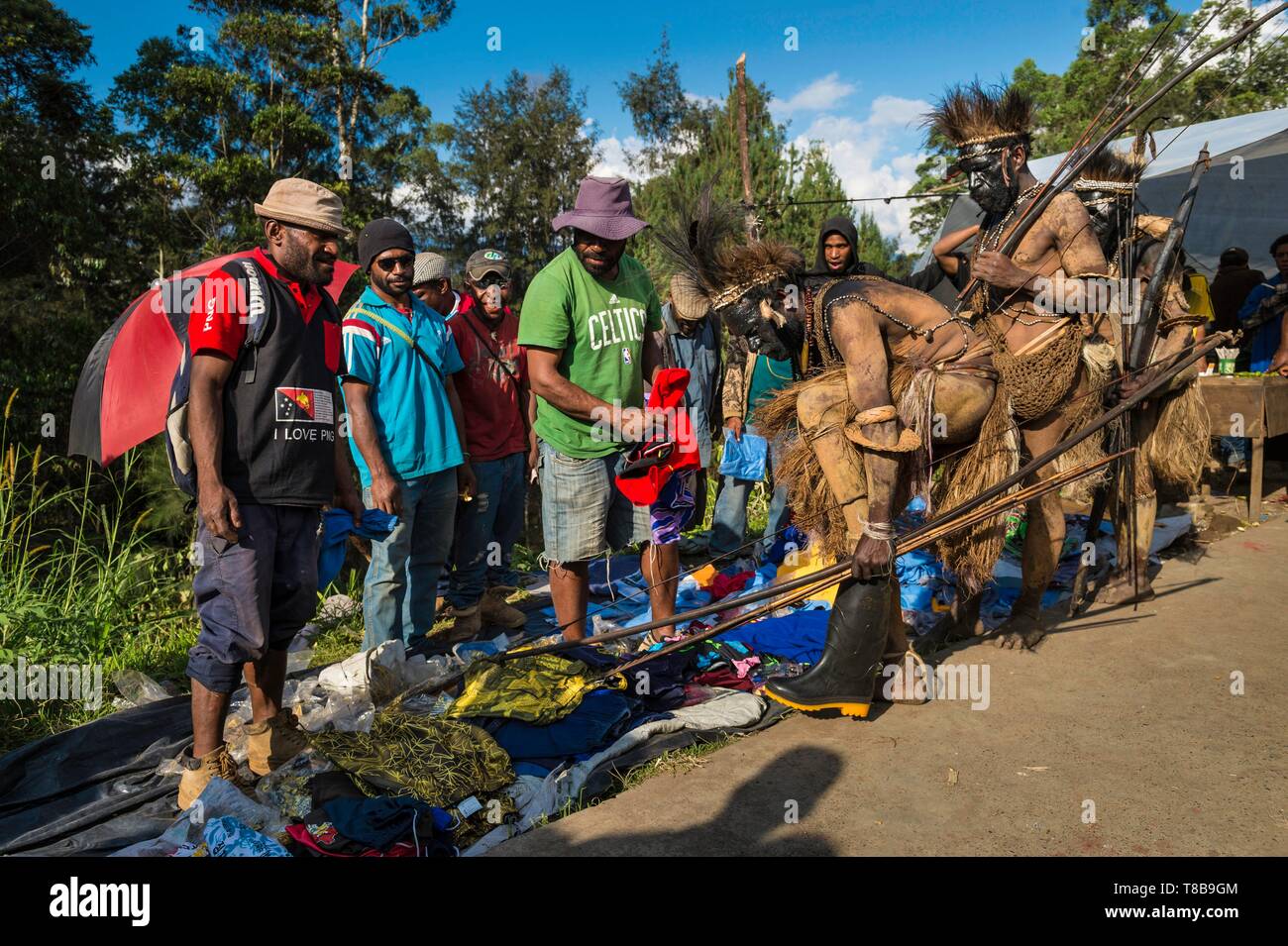 Papua New Guinea, Enga Province, Ewa tribe, Wabag region, warriors ...
