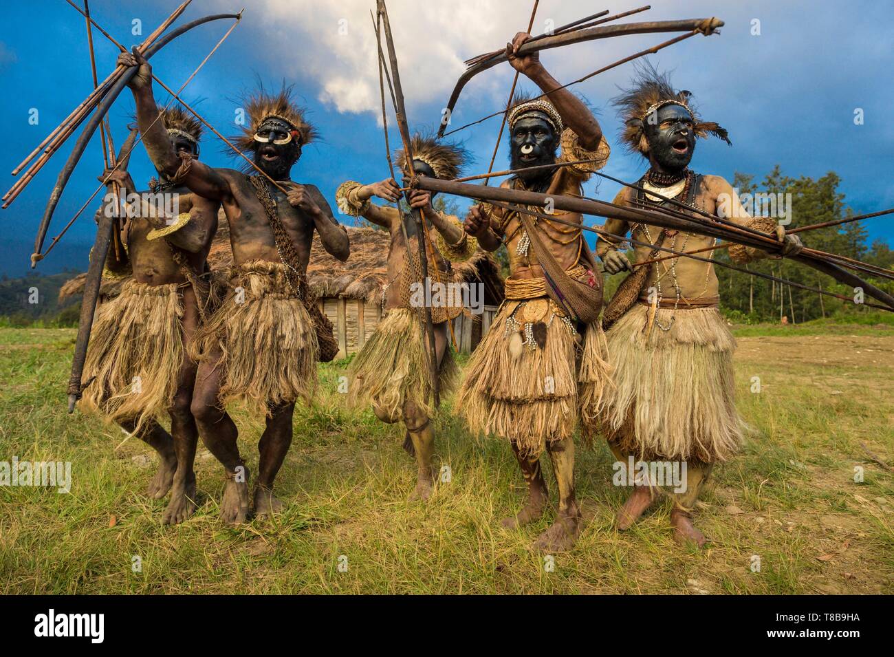 Papua New Guinea, Enga Province, Ewa tribe, Wabag region, dancers ...