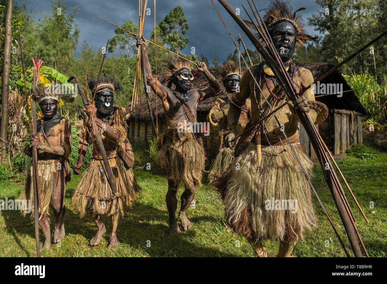 Weapon craft hi-res stock photography and images - Alamy