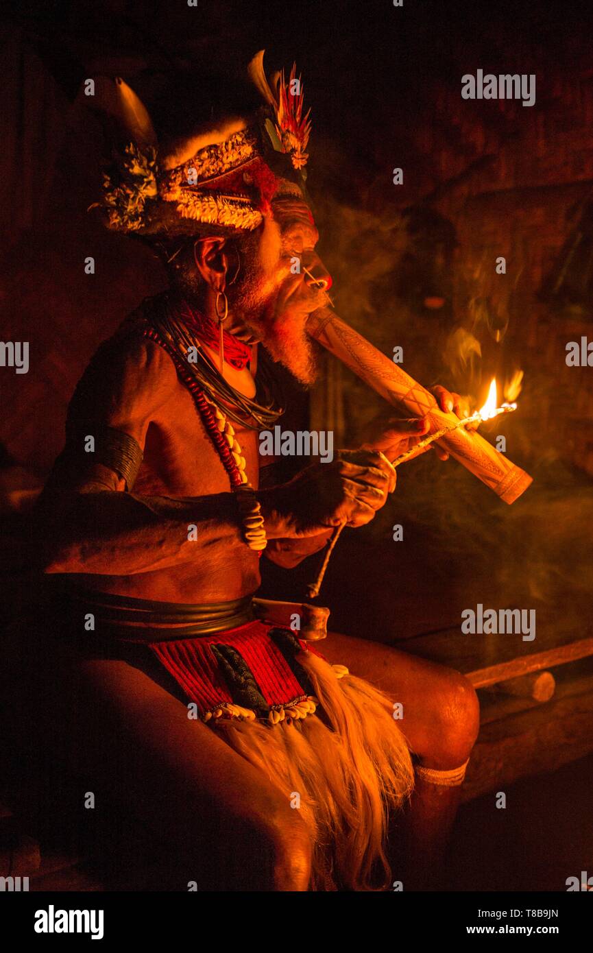 Papua New Guinea, Hela province, Huli tribe, Tari area, Kobe Tumbiali ...