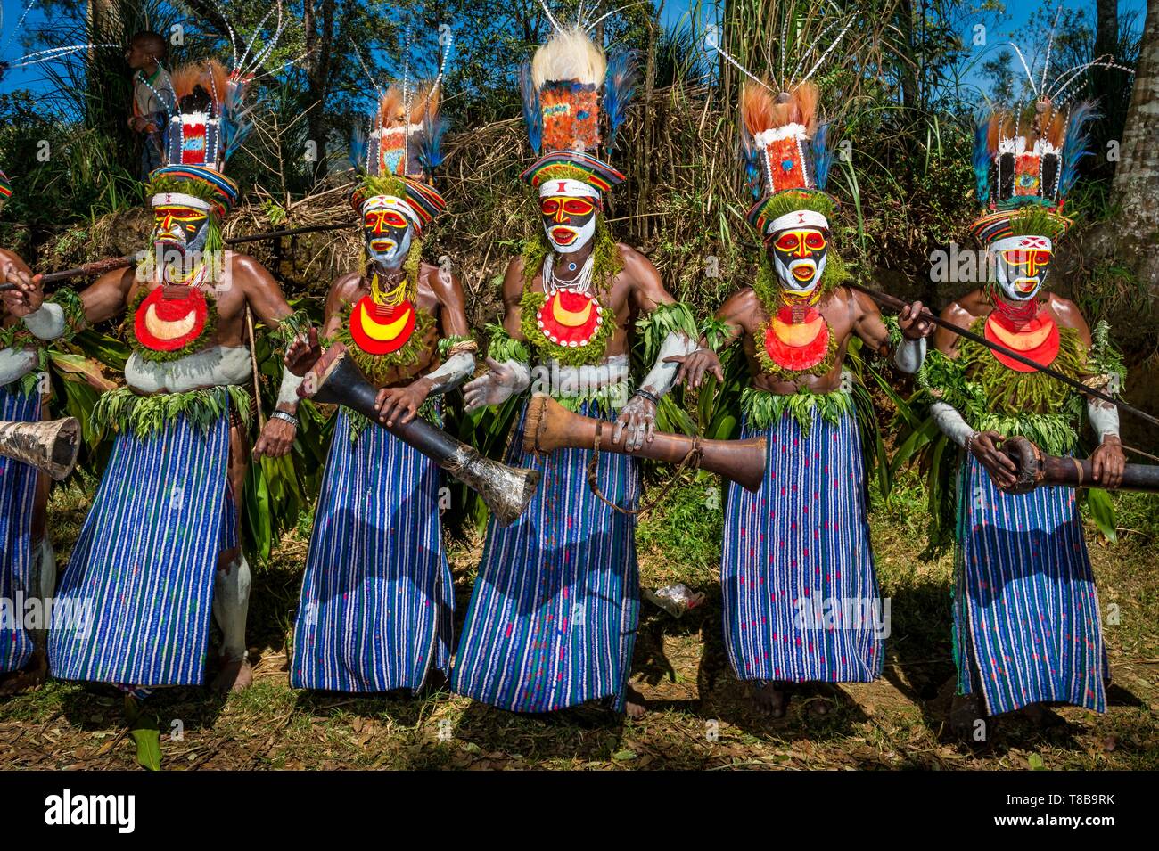 Papua new guinea drum hi-res stock photography and images - Alamy
