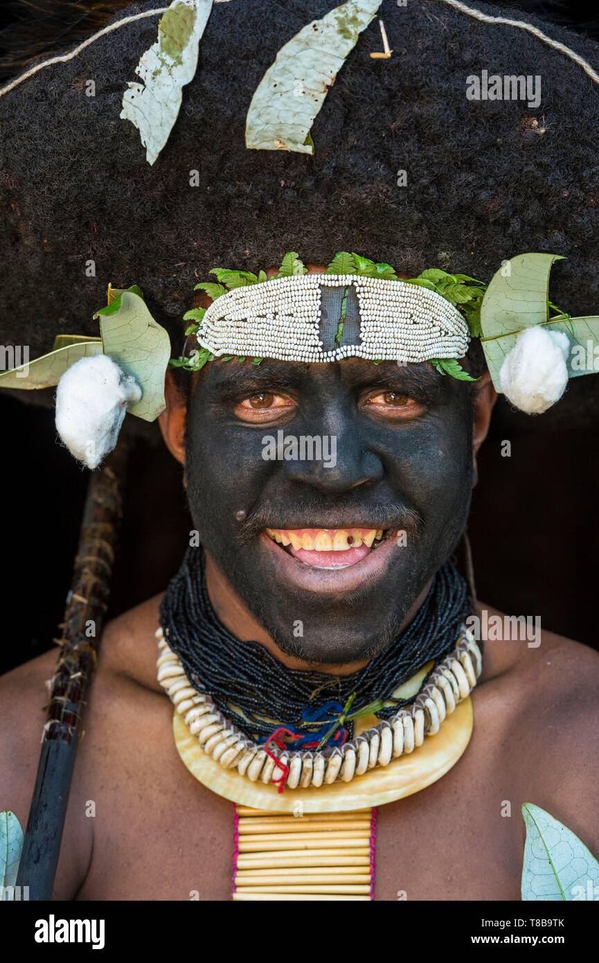 Papua New Guinea, Enga Province, Enga tribe, Wabag region, dancer ...