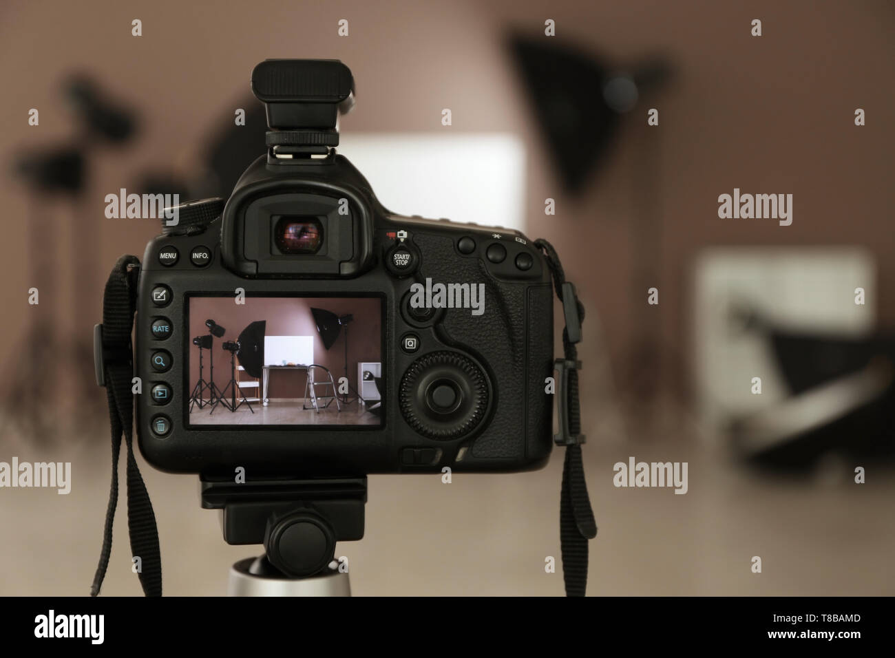 Modern photo studio on screen of professional camera Stock Photo - Alamy