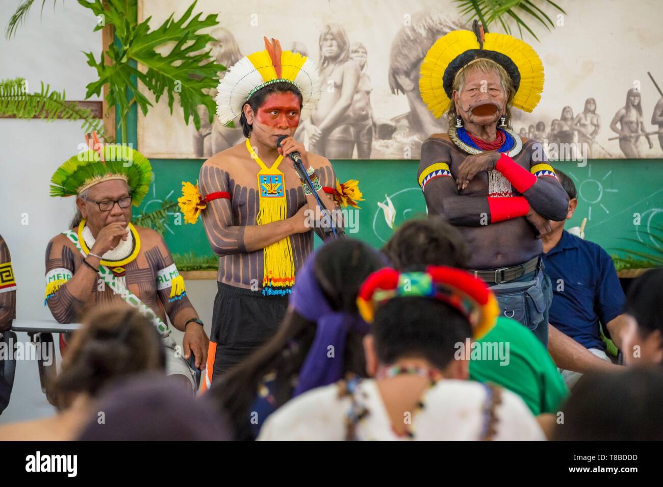 Indigenous woman brazil hi-res stock photography and images - Alamy
