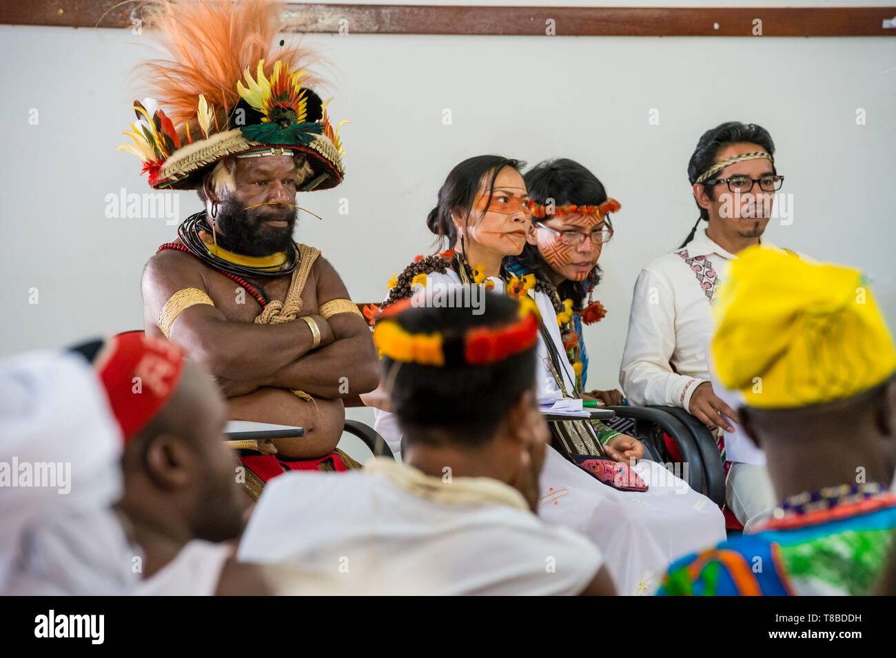 Brazil amazon indigenous people hi-res stock photography and images - Alamy