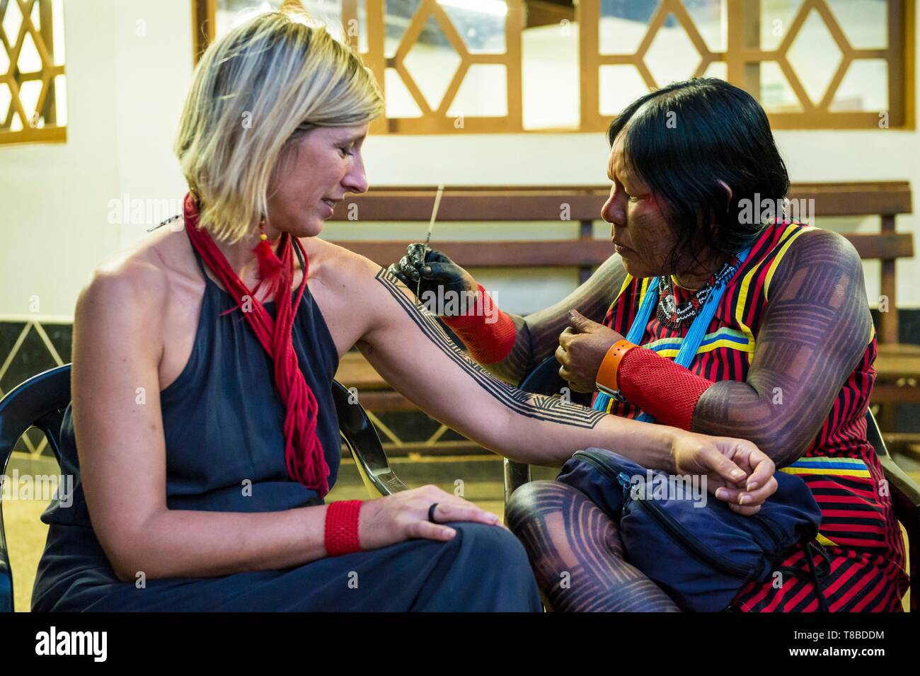 Indigenous Woman Brazil High Resolution Stock Photography and Images ...