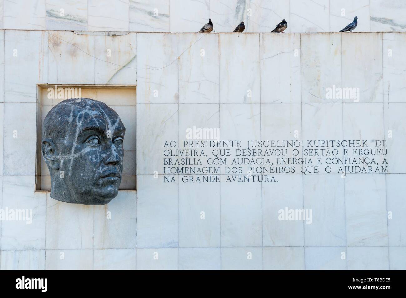 Juscelino kubitschek museum face sculpture hi-res stock photography and ...