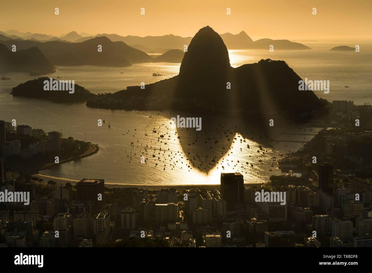 Brazil, Rio de Janeiro state, Rio de Janeiro, Sugarloaf moutain and ...