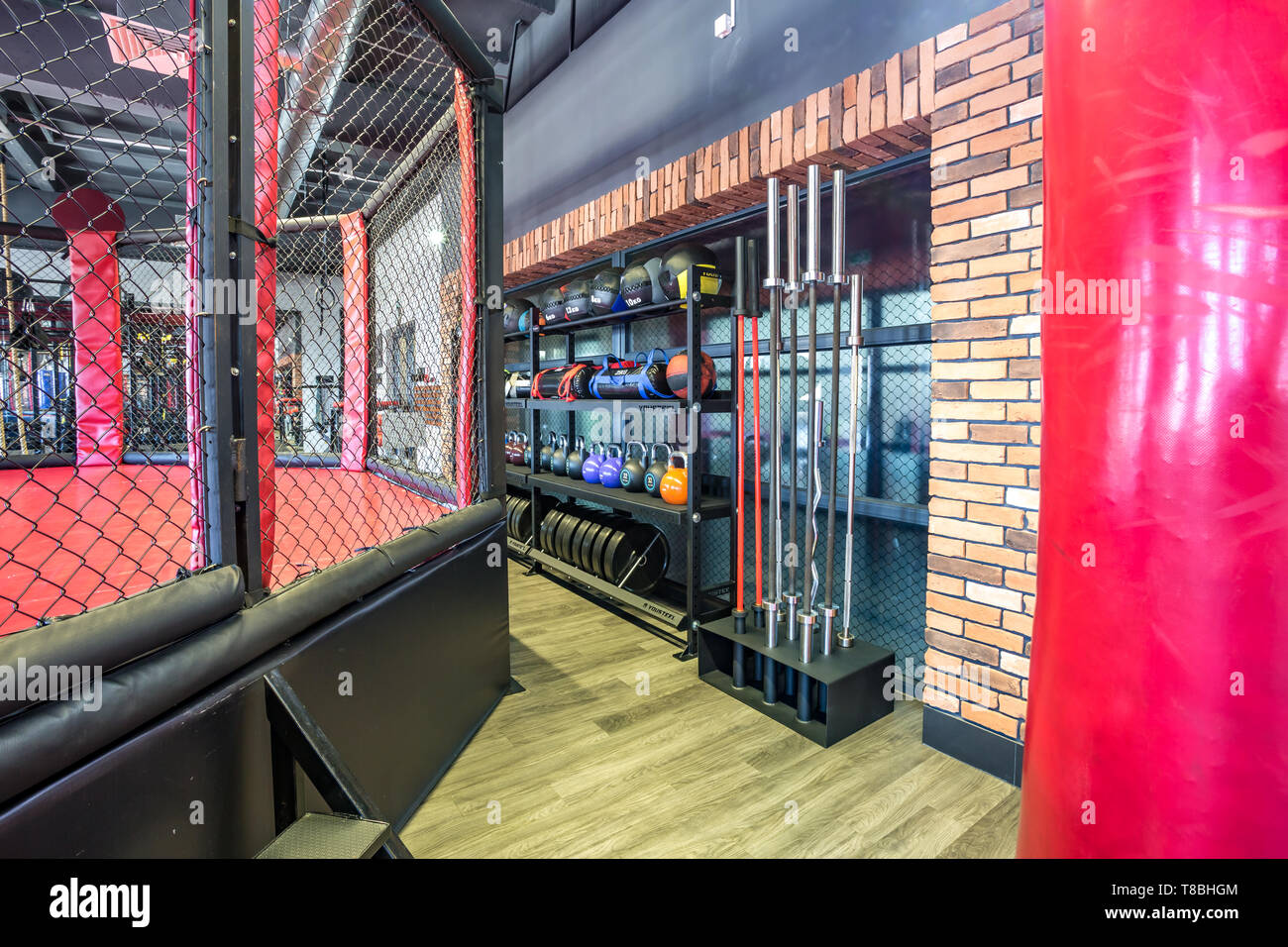 Boxing ring arena stadium fighting hi-res stock photography and images ...