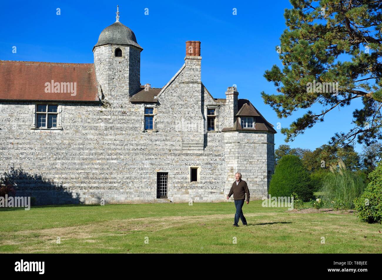 Manoir dango renaissance manor house hi-res stock photography and ...