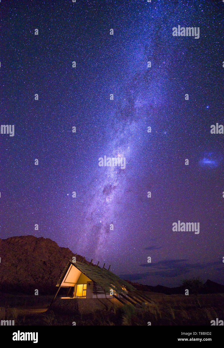 Dark chalet hi-res stock photography and images - Alamy