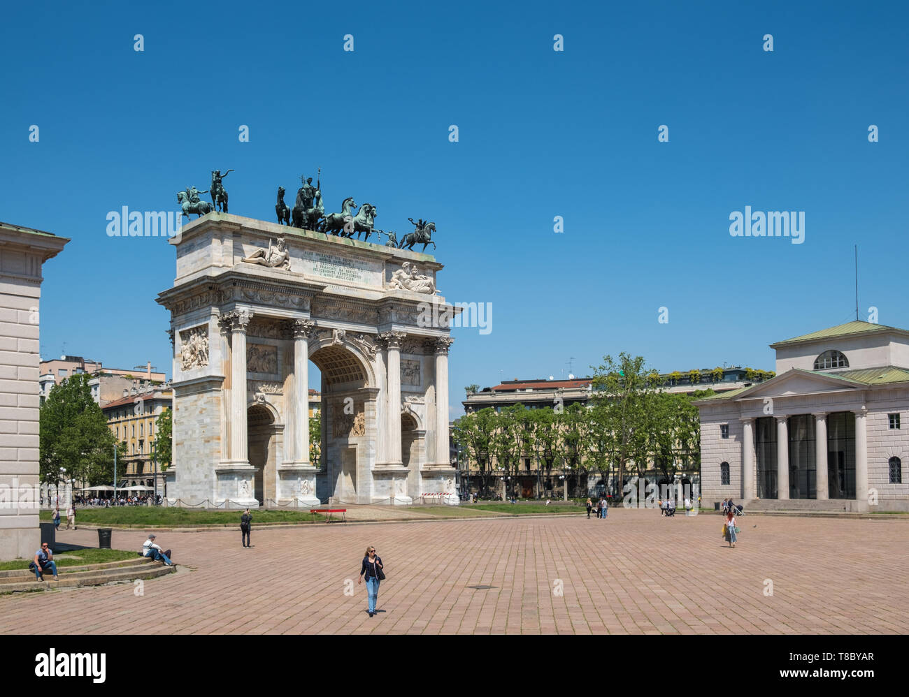 Arco Della Pace (Arch of Peace), Piazza Sempione, Milan, Italy, a ...