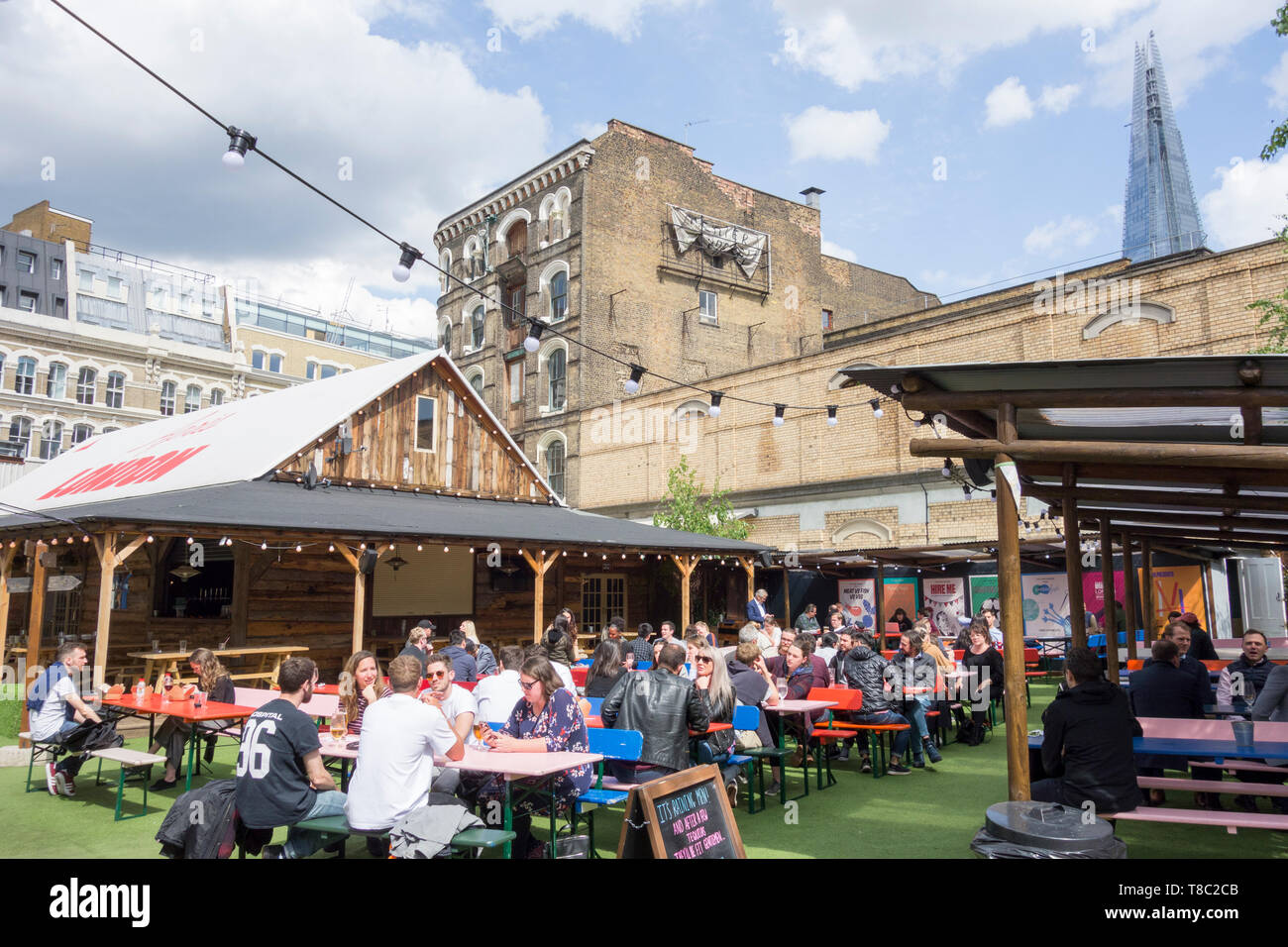 Flat iron square london hi-res stock photography and images - Alamy