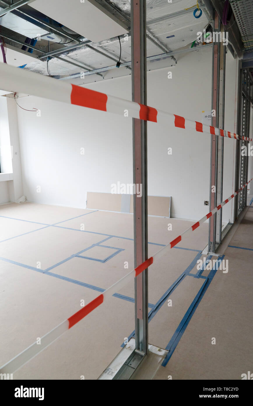 Building site cordon hi-res stock photography and images - Alamy