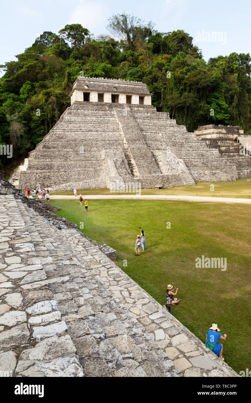 Mayan temple; Temple of the Inscriptions, mayan ruins at UNESCO site ...
