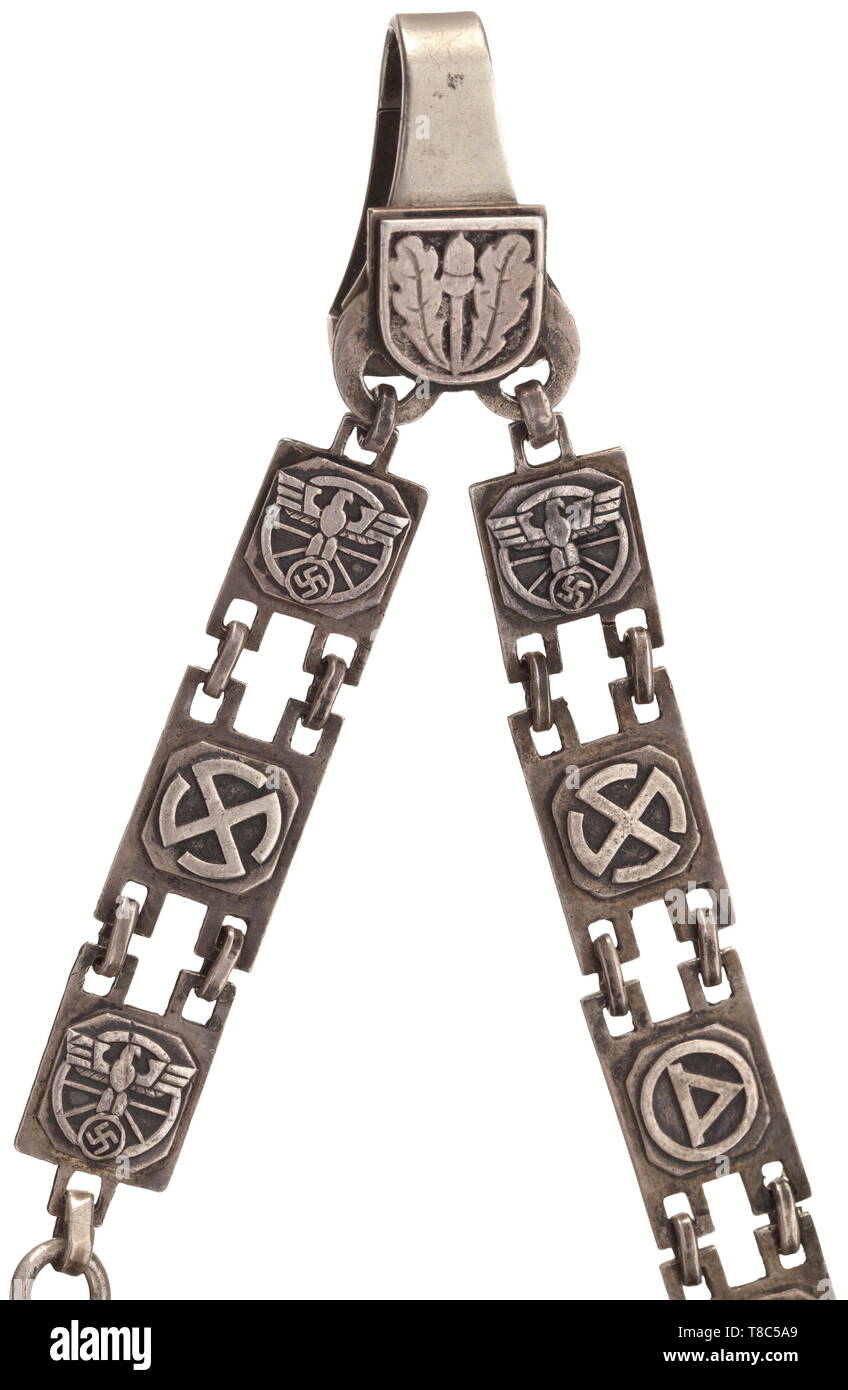 An NSKK honour dagger M 38 for senior leaders with chain hanger ...