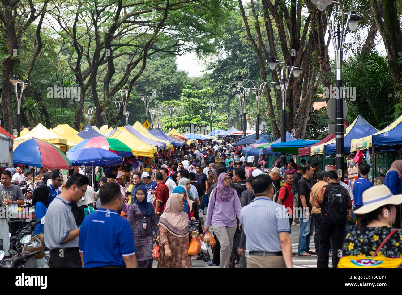 Market stall canopy hi-res stock photography and images - Alamy