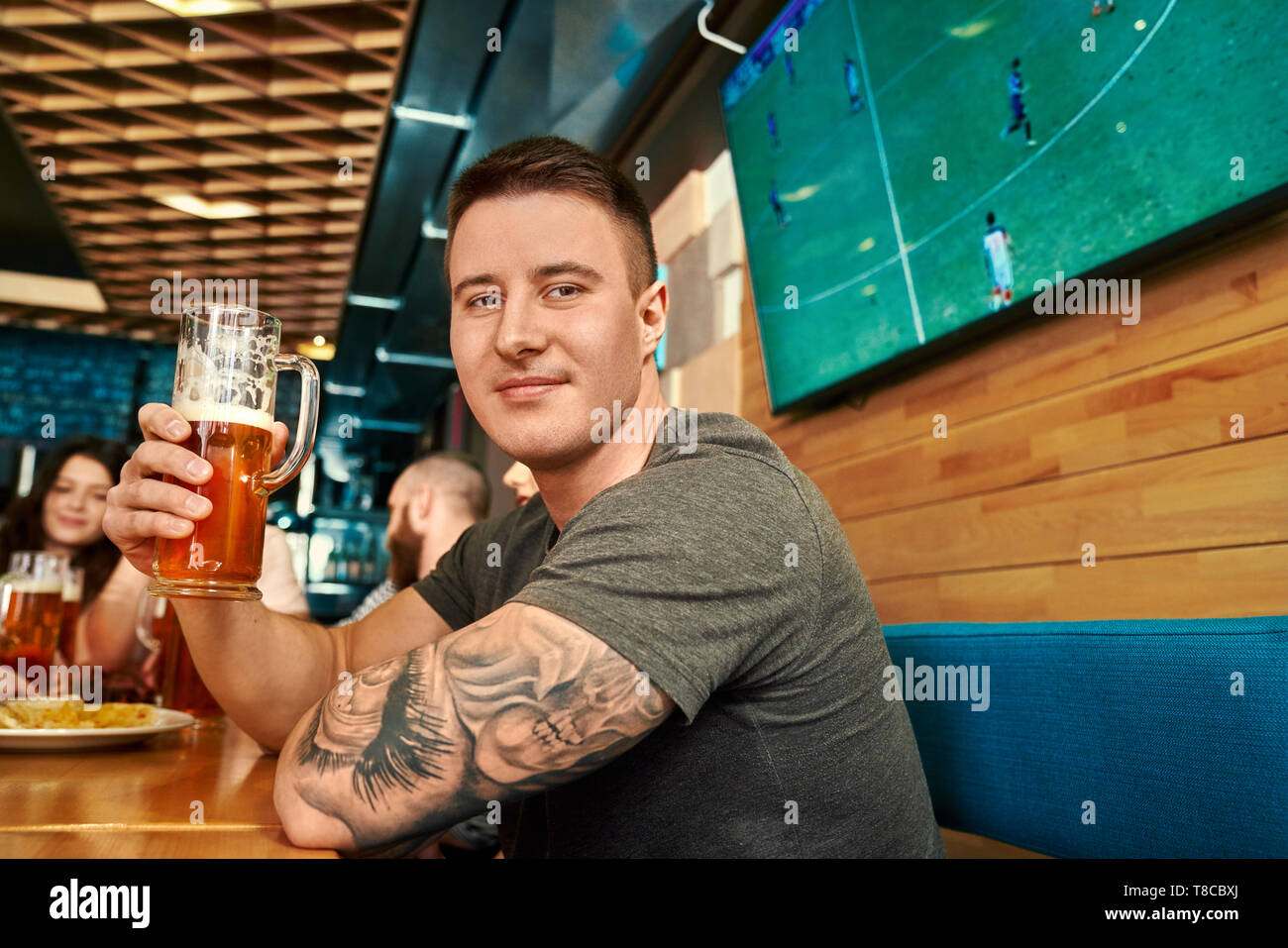Posing bar hi-res stock photography and images - Alamy
