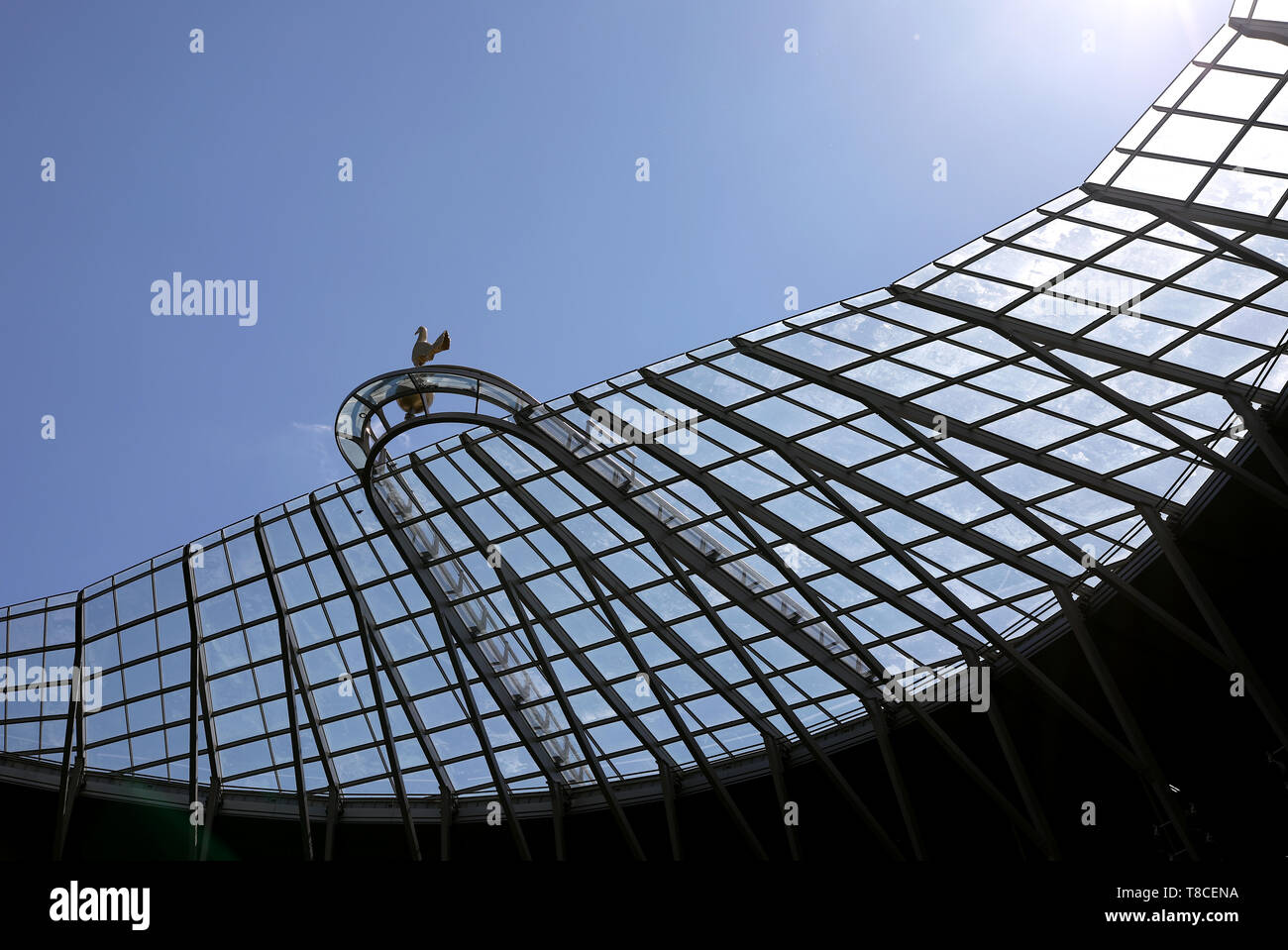 Tottenham hotspur logo stadium hi-res stock photography and images - Alamy