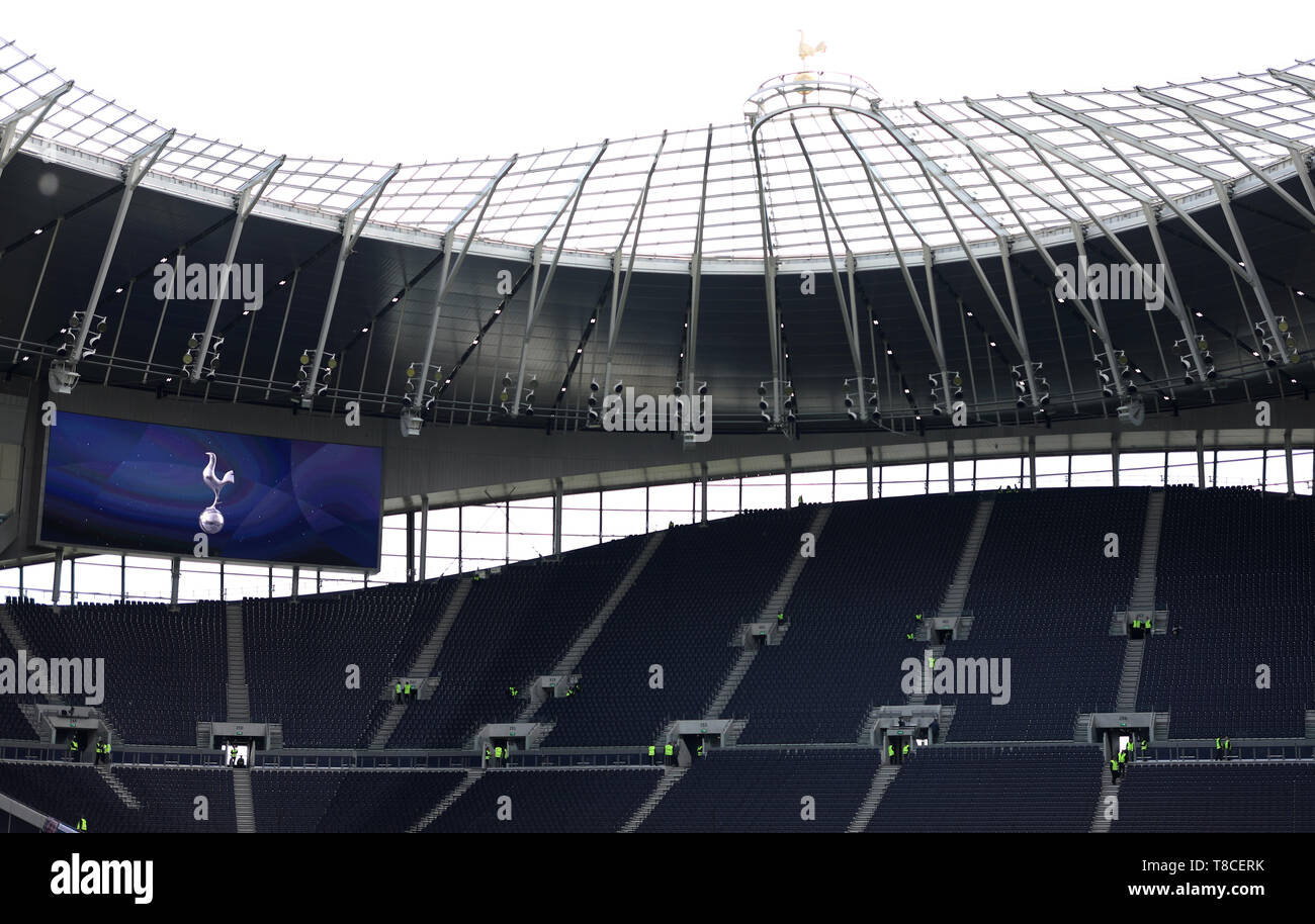 Tottenham hotspur logo hi-res stock photography and images - Alamy