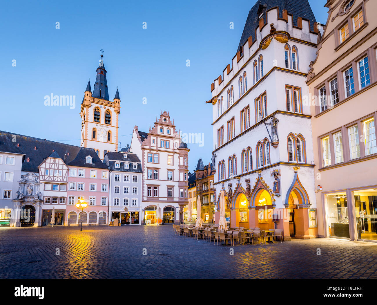 Tw center hi-res stock photography and images - Alamy