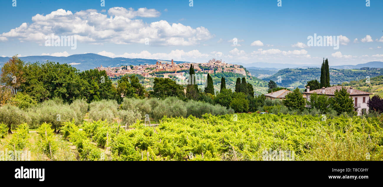 Tuscany countryside hi-res stock photography and images - Alamy