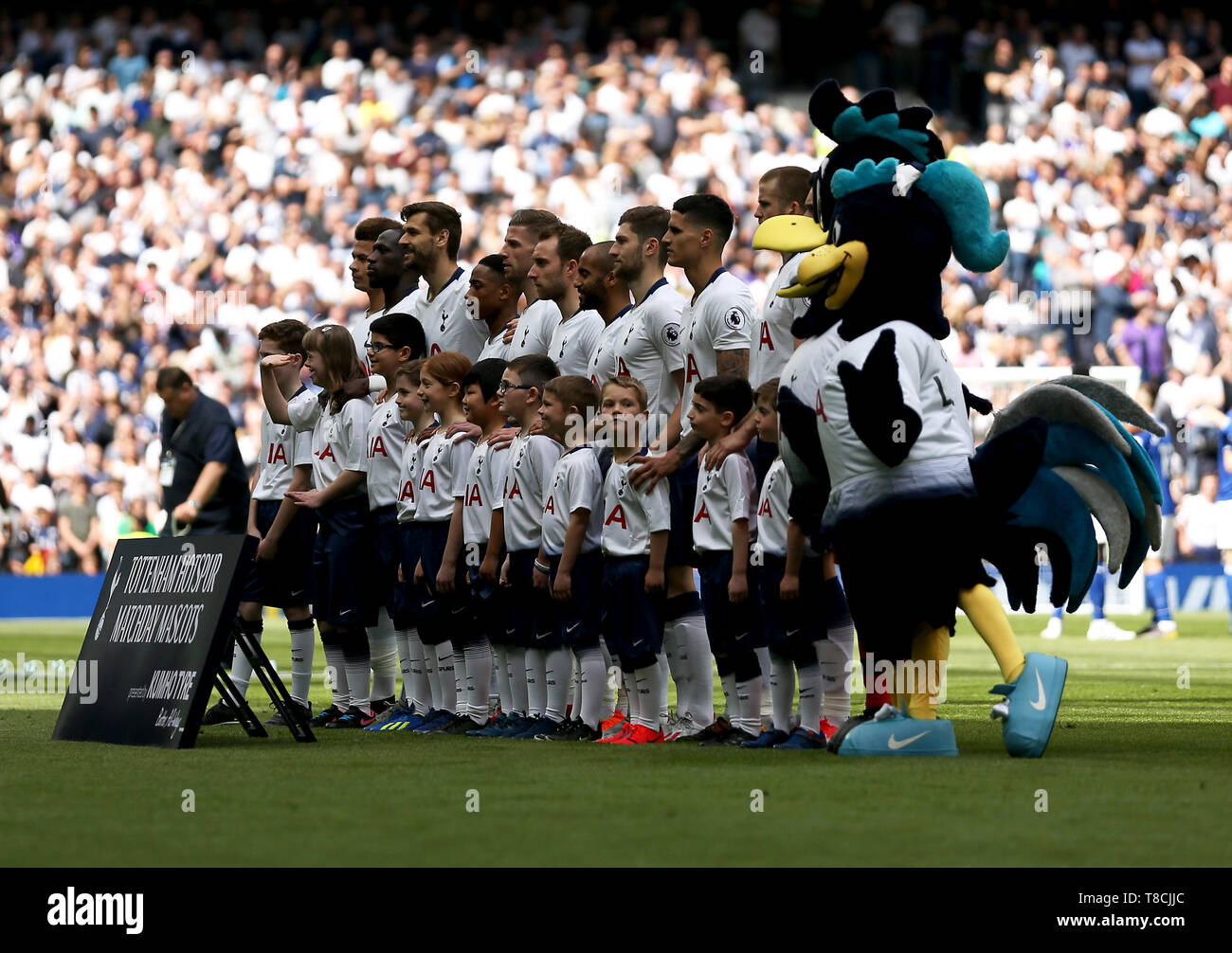 Tottenham Hotspur players prior to kick-off during the Premier League ...