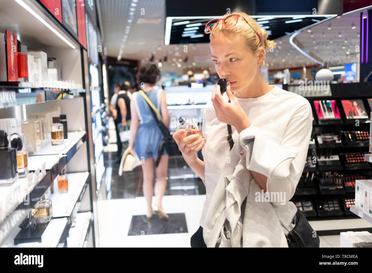 Perfume shop interior hi-res stock photography and images - Alamy