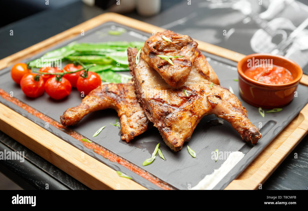 Roast chicken tomatoes hi-res stock photography and images - Alamy