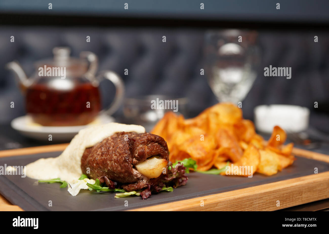 English pub table setting hi-res stock photography and images - Alamy