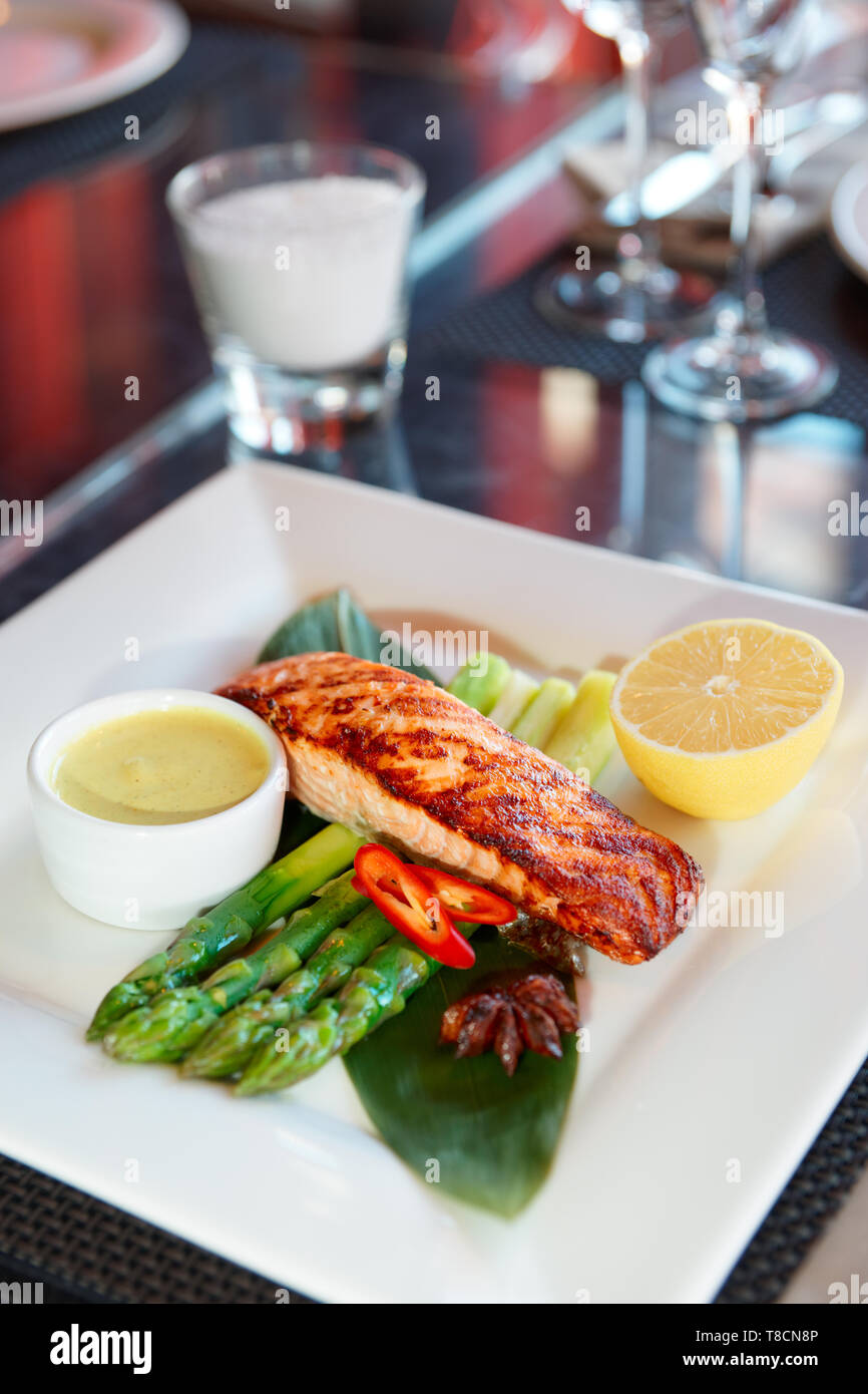 Salmon main meal hi-res stock photography and images - Alamy