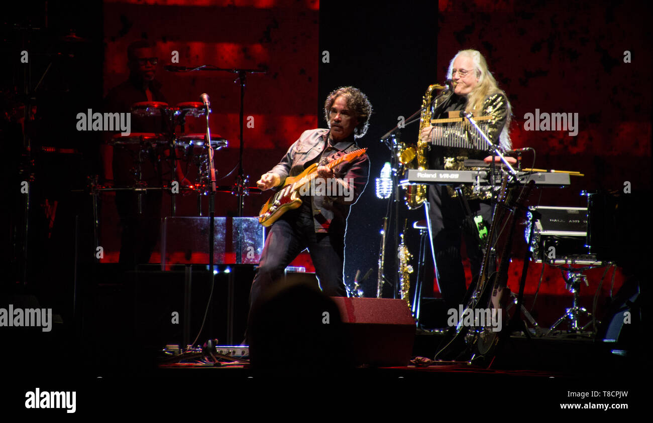 Daryl hall and john oats live manchester arena hi-res stock photography ...