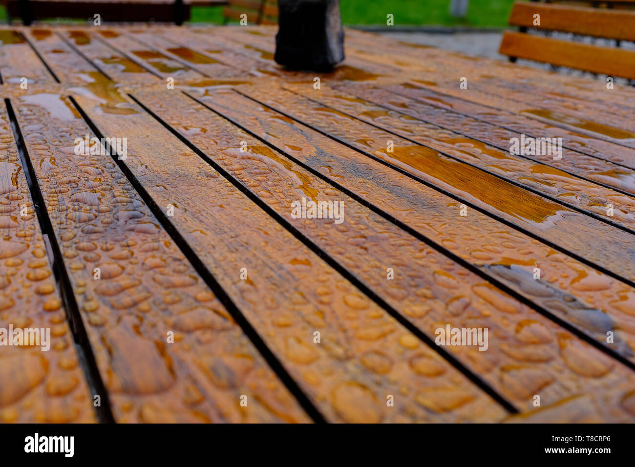 Rain on an outdoor table hi-res stock photography and images - Alamy