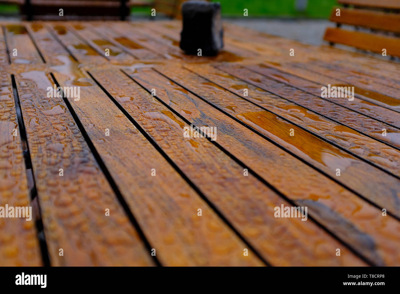 Rain on table hi-res stock photography and images - Alamy