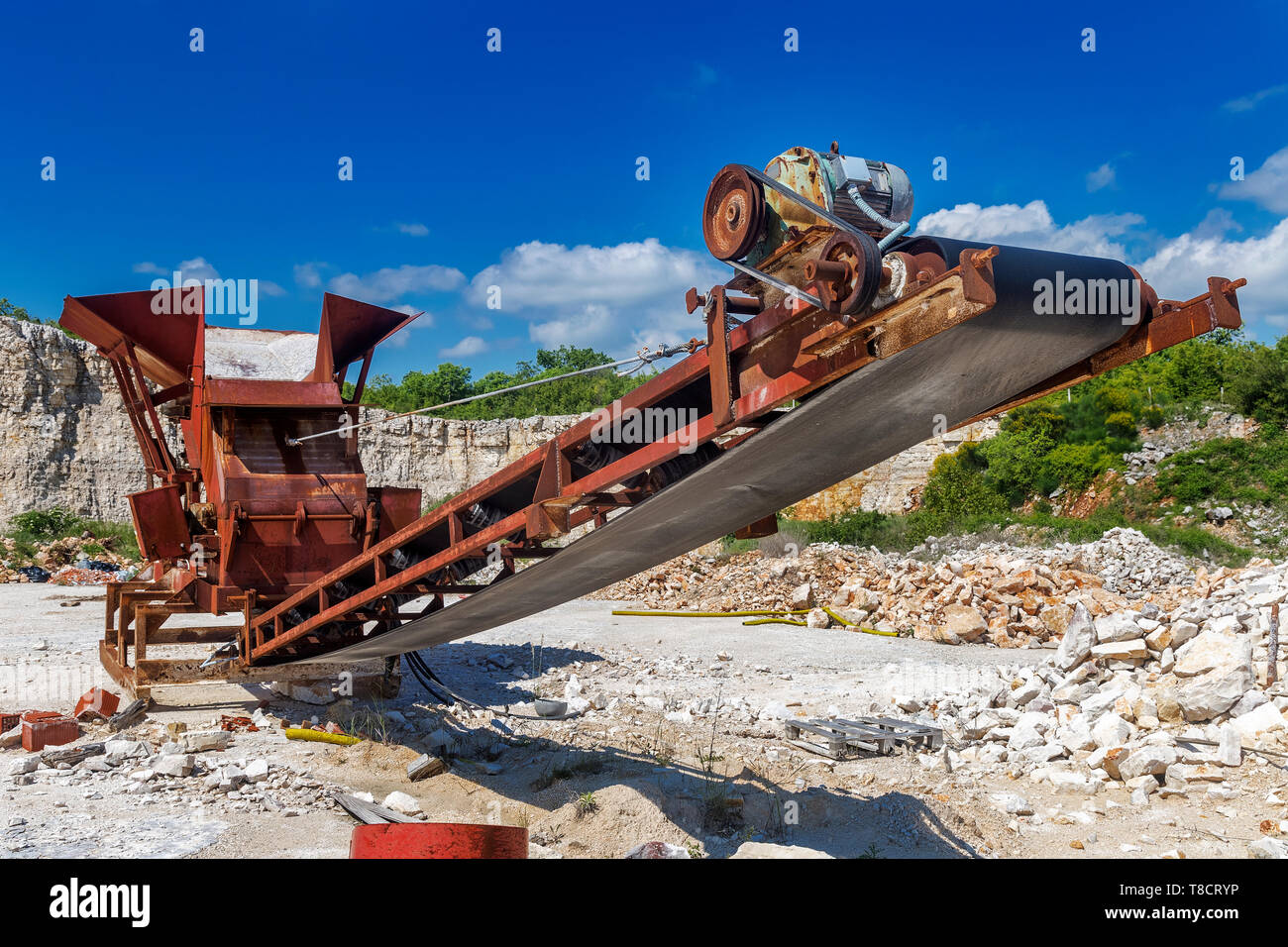 Abandoned quarry equipment hi-res stock photography and images - Alamy