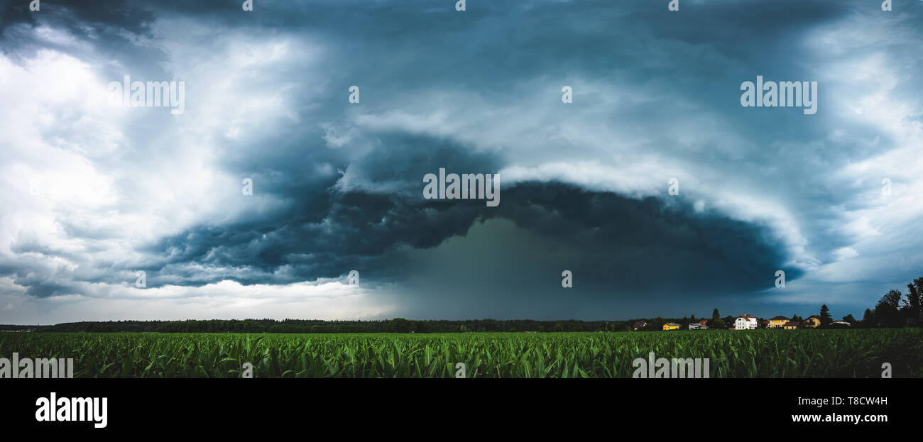 360 panorama storm hi-res stock photography and images - Alamy