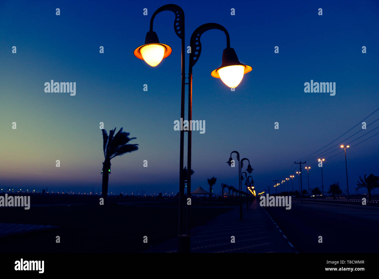 Light street light hi-res stock photography and images - Alamy