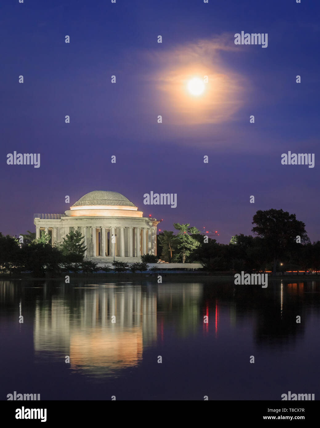 Moonrise over the jefferson hi-res stock photography and images - Alamy