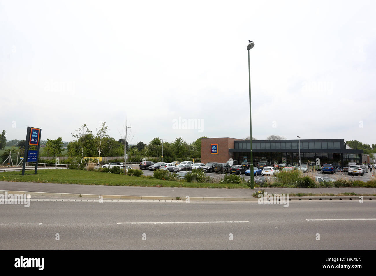 Aldi supermarket store hi-res stock photography and images - Alamy