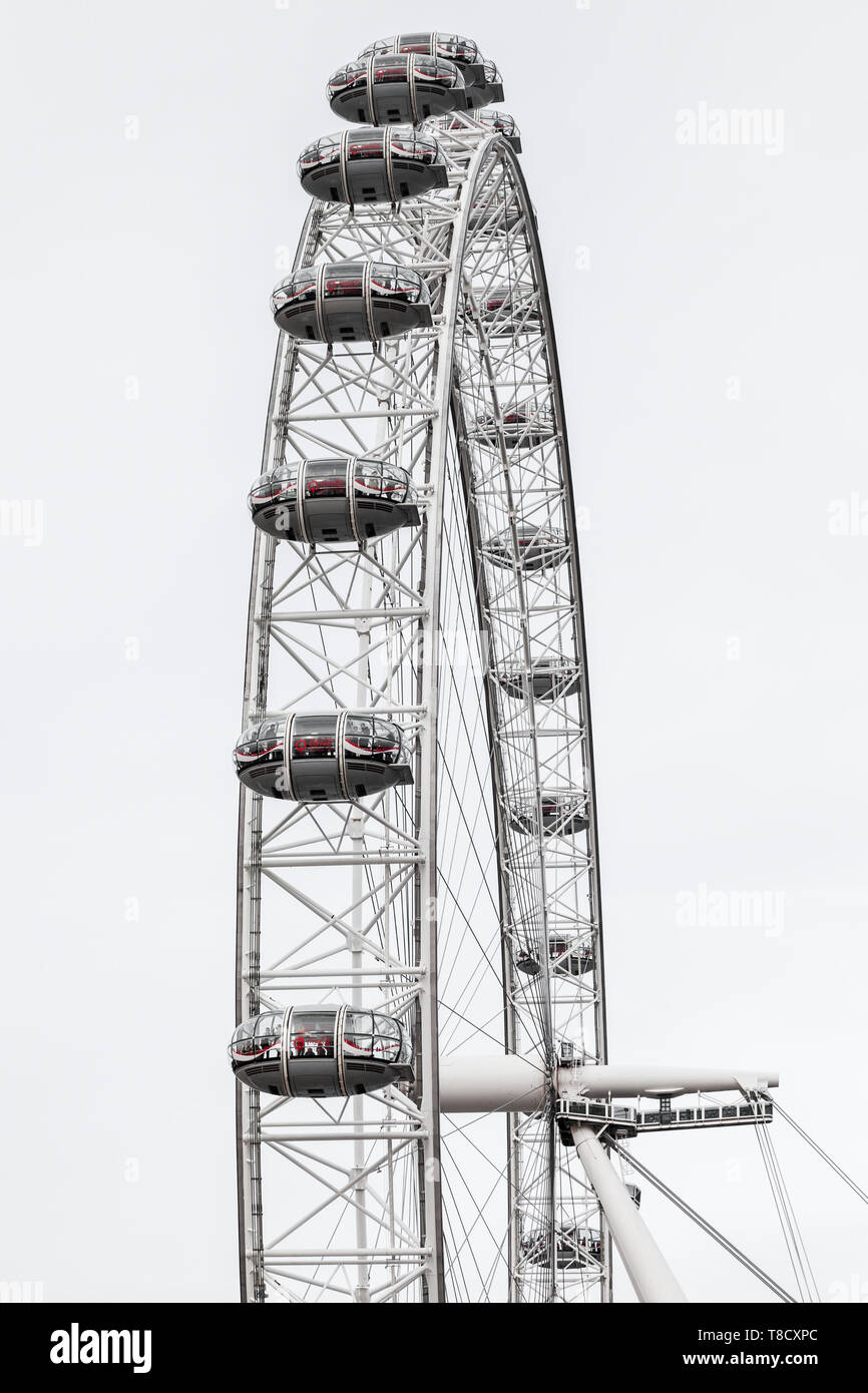 London vertical hi-res stock photography and images - Alamy
